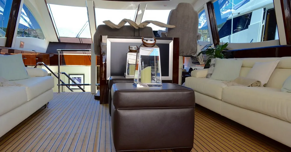 LIZZI yacht for charter (Lazzara, 23.39m, 2008)